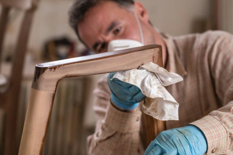 Comment cirer un meuble en bois : le guide complet Comment cirer un meuble en bois : le guide complet